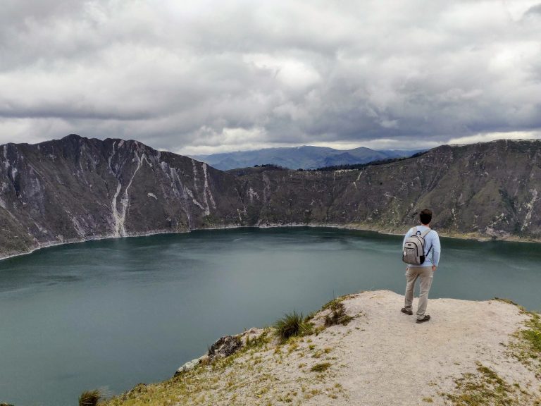 Quilotoa Loop Ecuador: How To Trek the Cheap & Easy Way 🥾