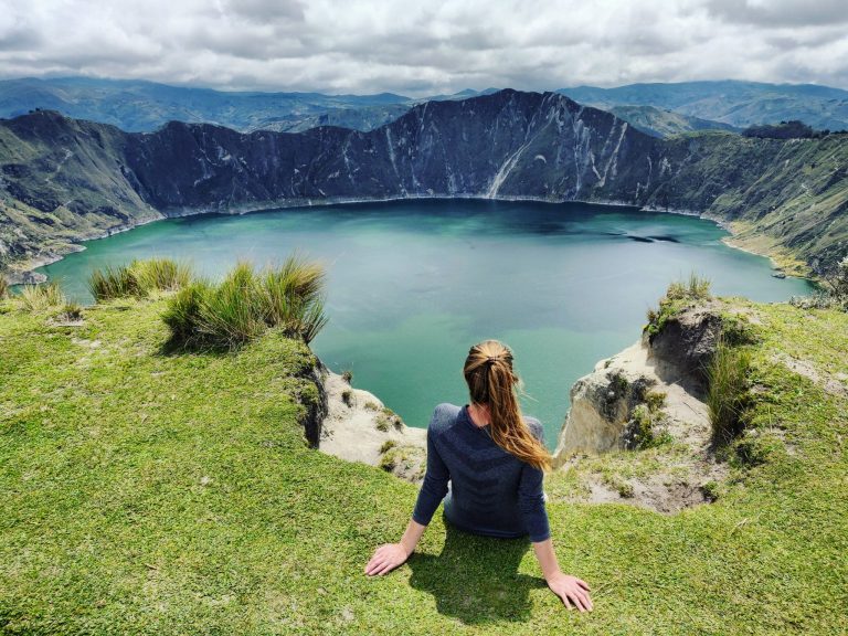 Quilotoa Loop Ecuador: How To Trek the Cheap & Easy Way 🥾